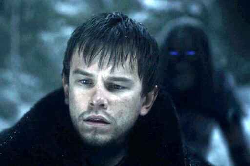 How to Write a Prologue Readers Won't Skip (with Examples)